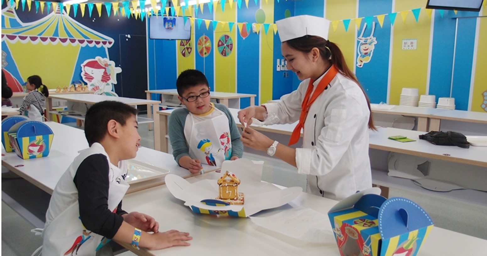 【桃園】卡司.蒂菈樂園 Castella Land 。好拍好玩又好吃的蛋糕夢工廠 - 咖啡老媽